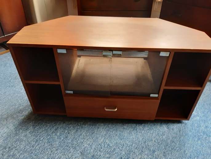 FreelyWheely: Tv unit