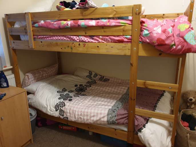 FreelyWheely: Pine bunk bed