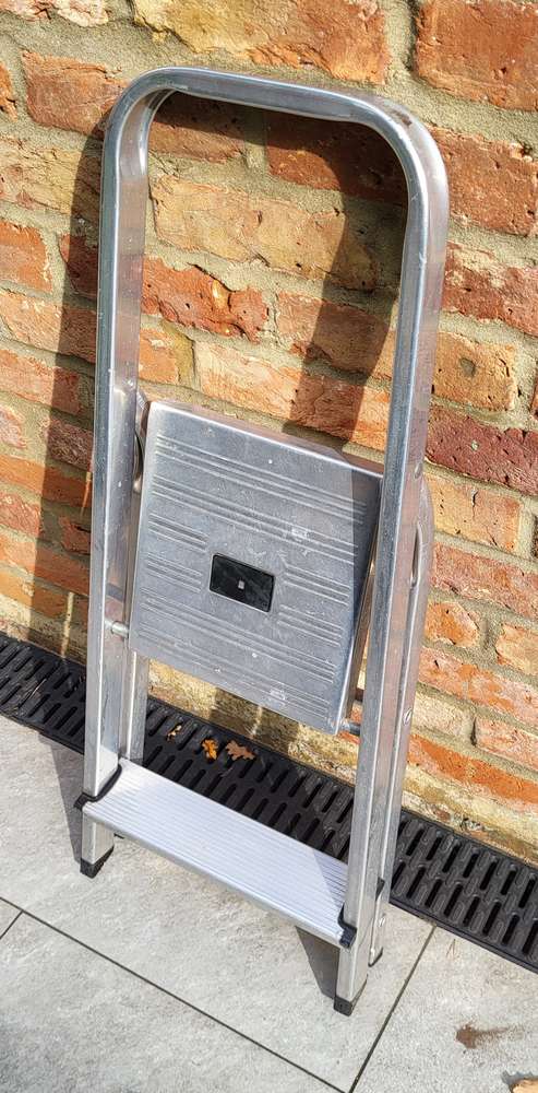 FreelyWheely: Step Stool / Ladder