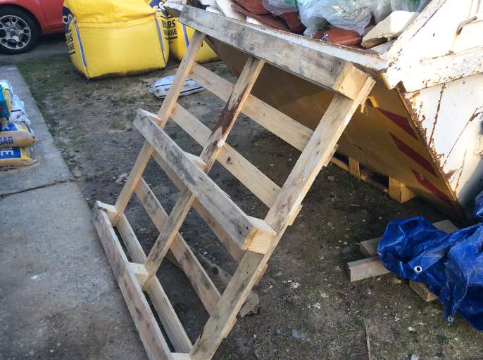 FreelyWheely: Wooden pallets various sizes