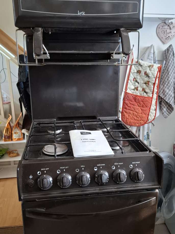 FreelyWheely: Old, fully working cooker needs new home