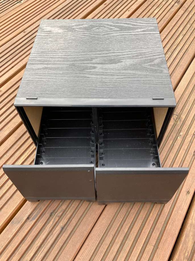 FreelyWheely: DVD/CD storage unit