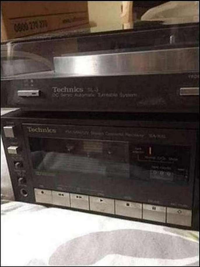 FreelyWheely: Technics SL-3 Record deck and stereo casette receiver