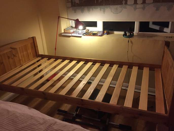 FreelyWheely: Single pine bedframe