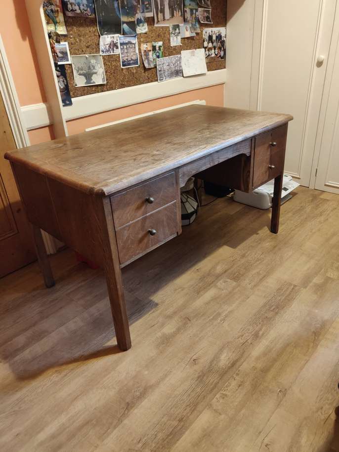 FreelyWheely: Old London Transport desk