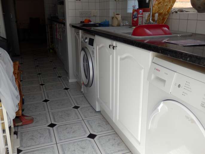 FreelyWheely: KItchen Units - pre-loved