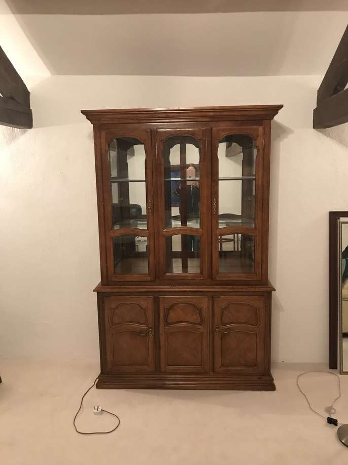 FreelyWheely: Display Cabinet