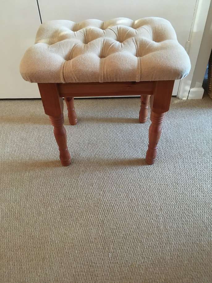 FreelyWheely: Dressing Table Stool