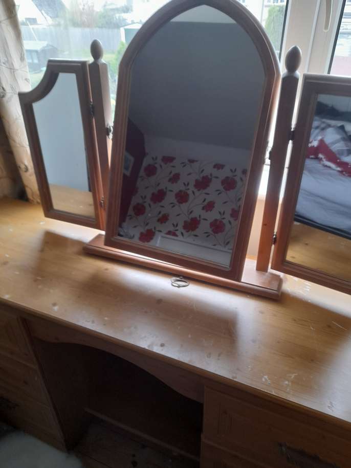 FreelyWheely: Dressing table