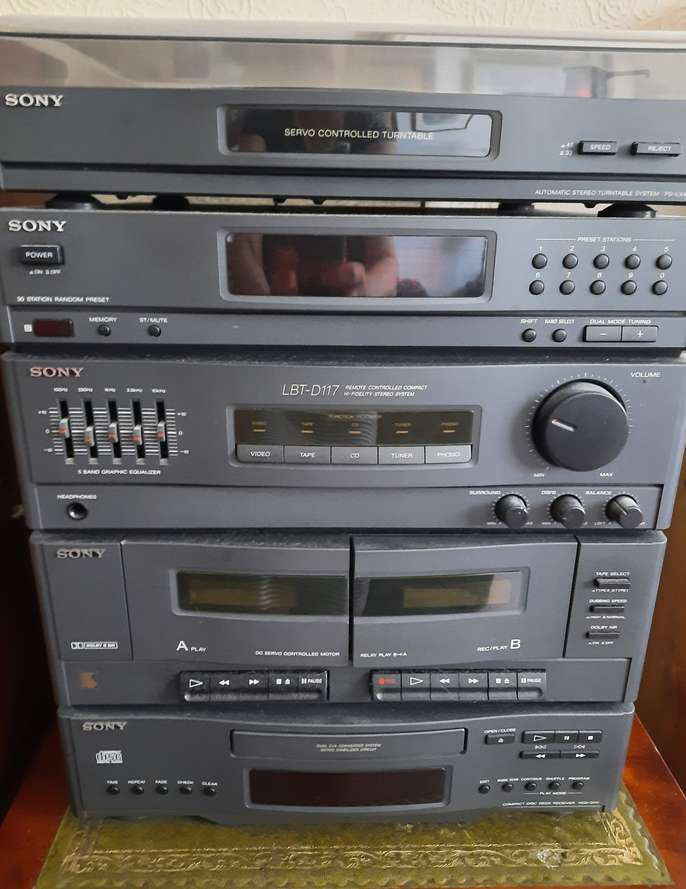 FreelyWheely: Retro 1980s music deck