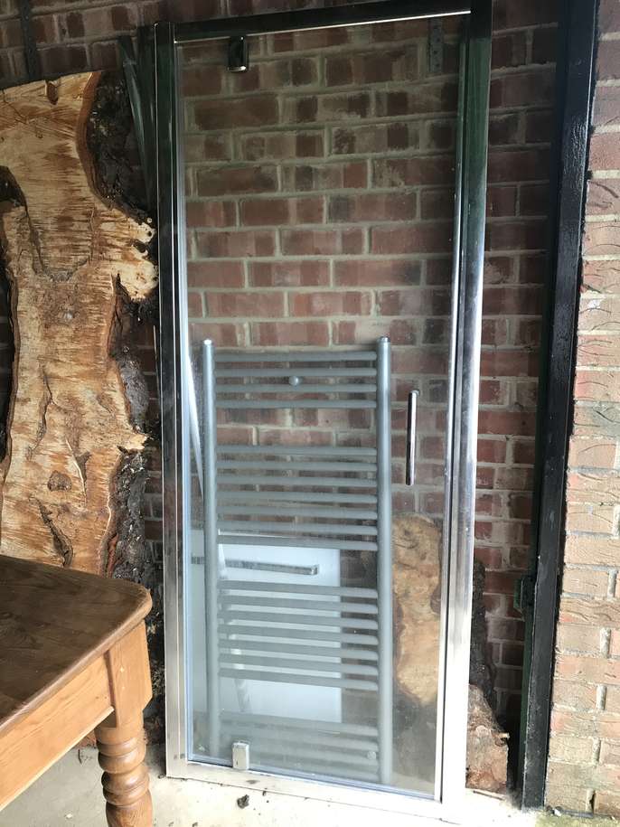 FreelyWheely: Shower screen & radiator