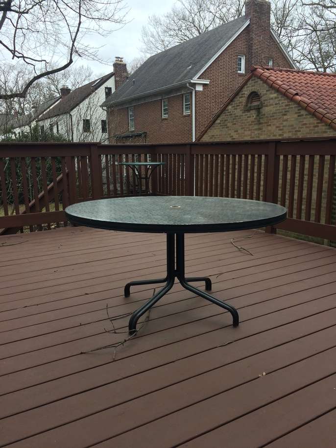 FreelyWheely: Brown Jordan Patio dining table