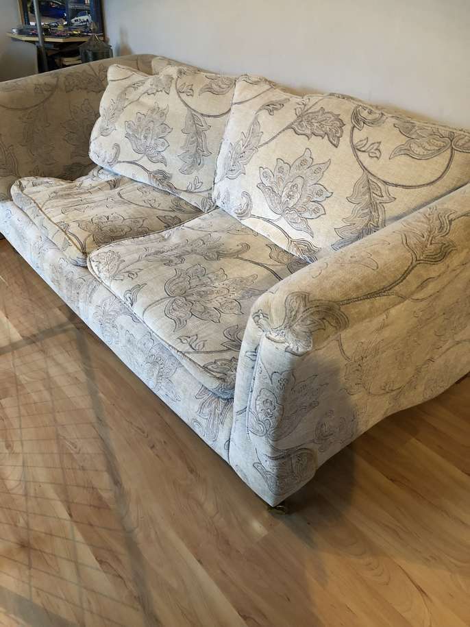 FreelyWheely: 3 seater sofa