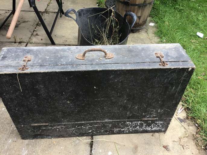 FreelyWheely: Very old tool box