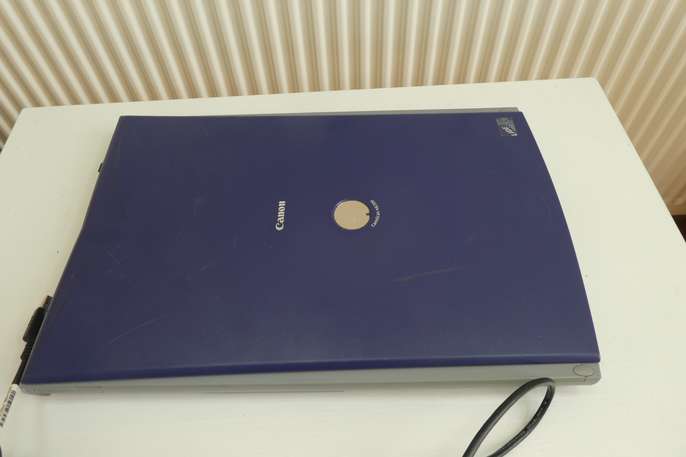 FreelyWheely: Canon flat bed scanner