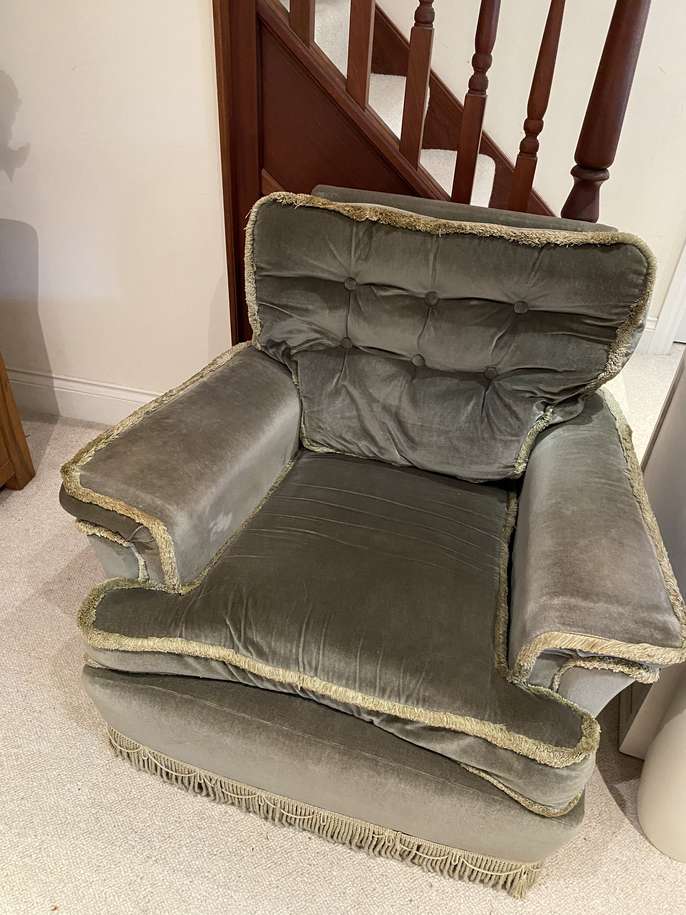 FreelyWheely: Very old armchair
