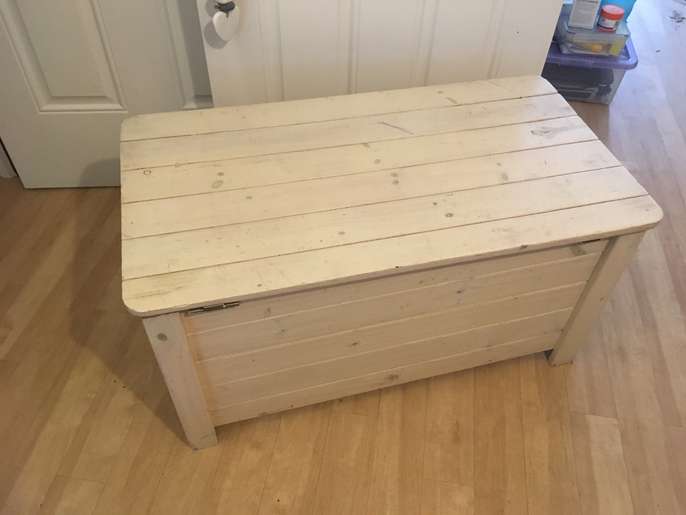 FreelyWheely: Painted pine box
