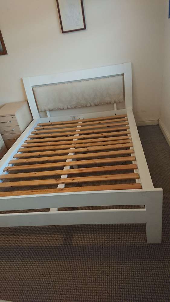 FreelyWheely: FREE: Double size bed frame with headboard, in white