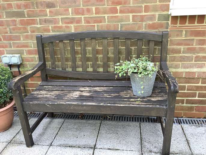 FreelyWheely: Wooden garden bench
