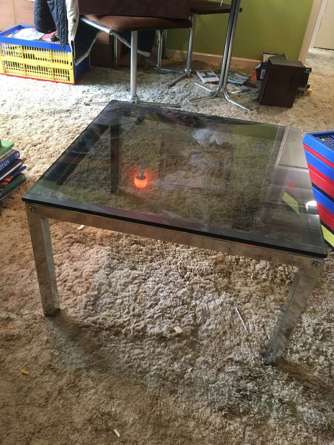 FreelyWheely: Glass coffee tables