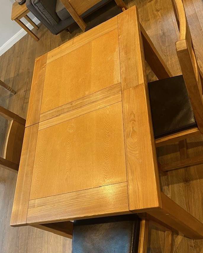 FreelyWheely: Oak Dining Table