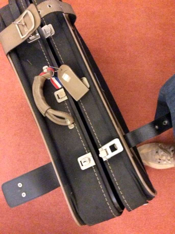 FreelyWheely: 28" Antler suitcase