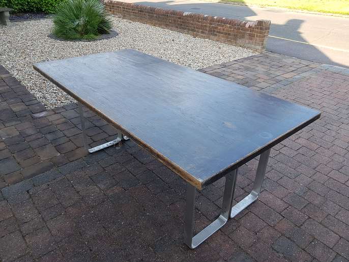 FreelyWheely: Large table