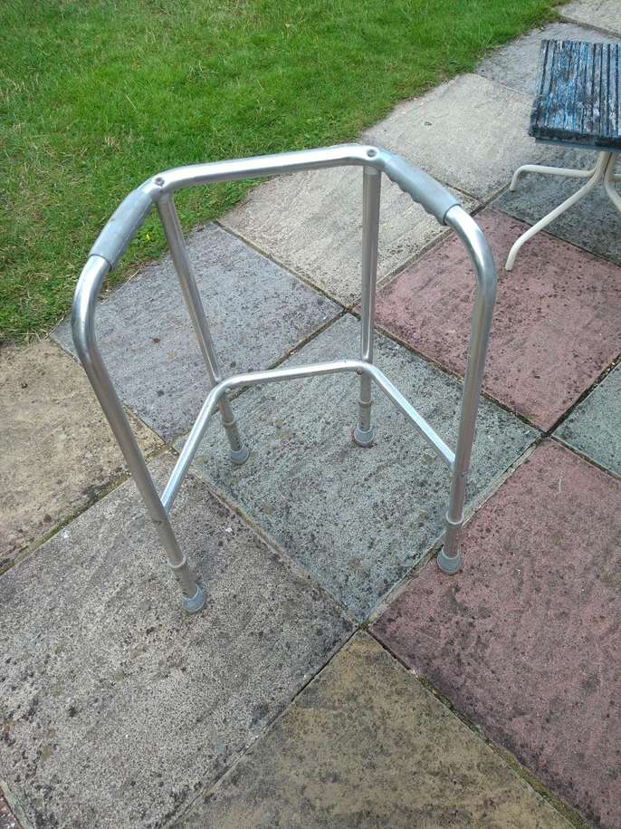 FreelyWheely: Walker/zimmer frame