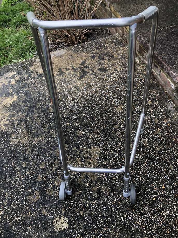 FreelyWheely: Walking frame