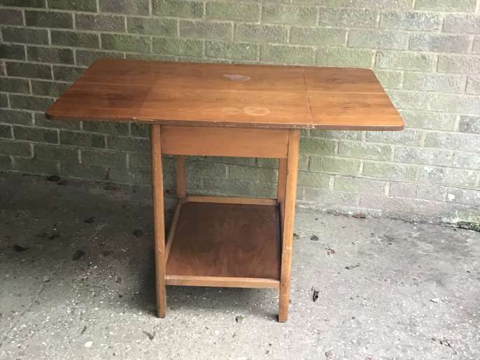 FreelyWheely: Small drop leaf table with one small drawer