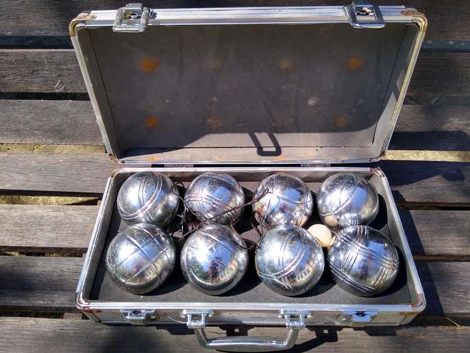 FreelyWheely: Boules - metal , in nice metal case