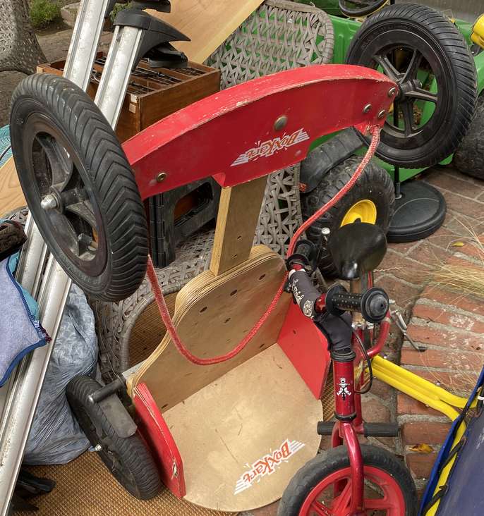 FreelyWheely: Box Kart go cart