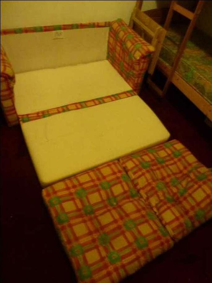 FreelyWheely: sofa bed