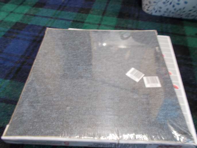 FreelyWheely: Carpet tiles 2 new packs of 5 x 2 £4 the lot gray