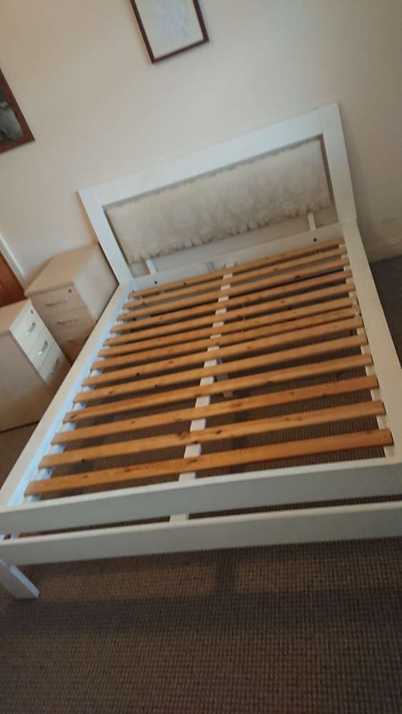 FreelyWheely: FREE: Double size bed frame with headboard, in white