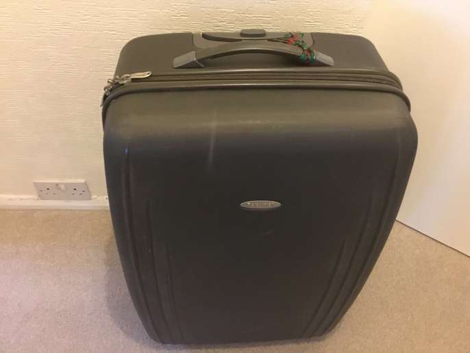 FreelyWheely: Suitcase on wheels