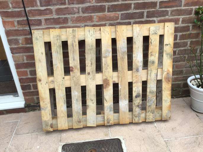 FreelyWheely: Wooden Pallet