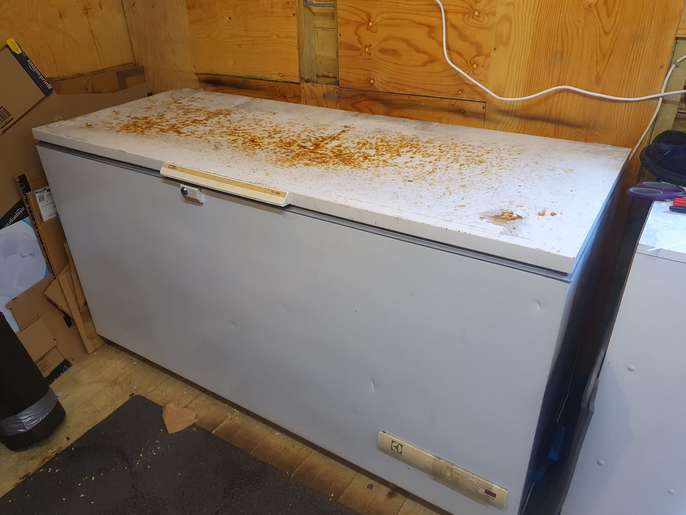 FreelyWheely: Chest freezer