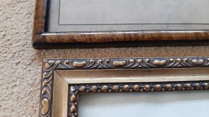 FreelyWheely: Vintage photo/picture frames