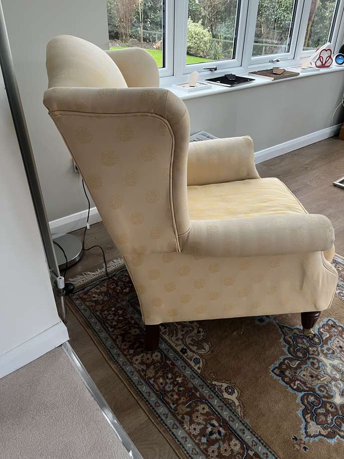 FreelyWheely: Small Wing Back Chair