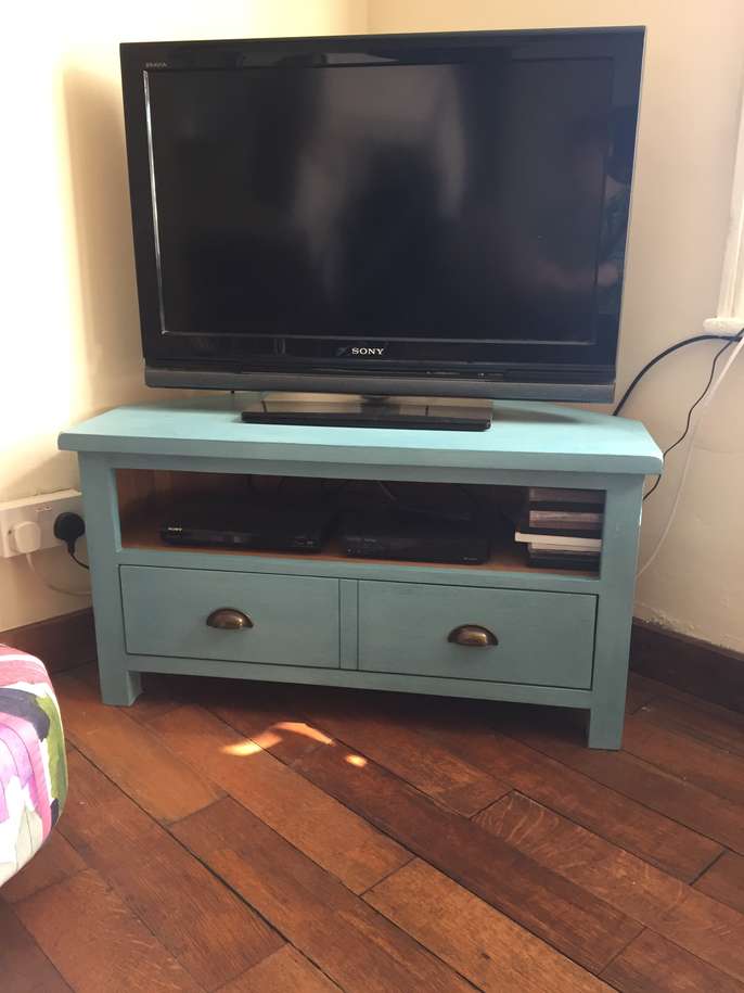 FreelyWheely: Tv corner unit