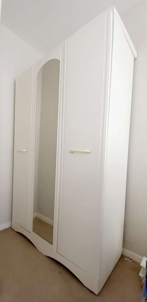 FreelyWheely: Double wardrobe